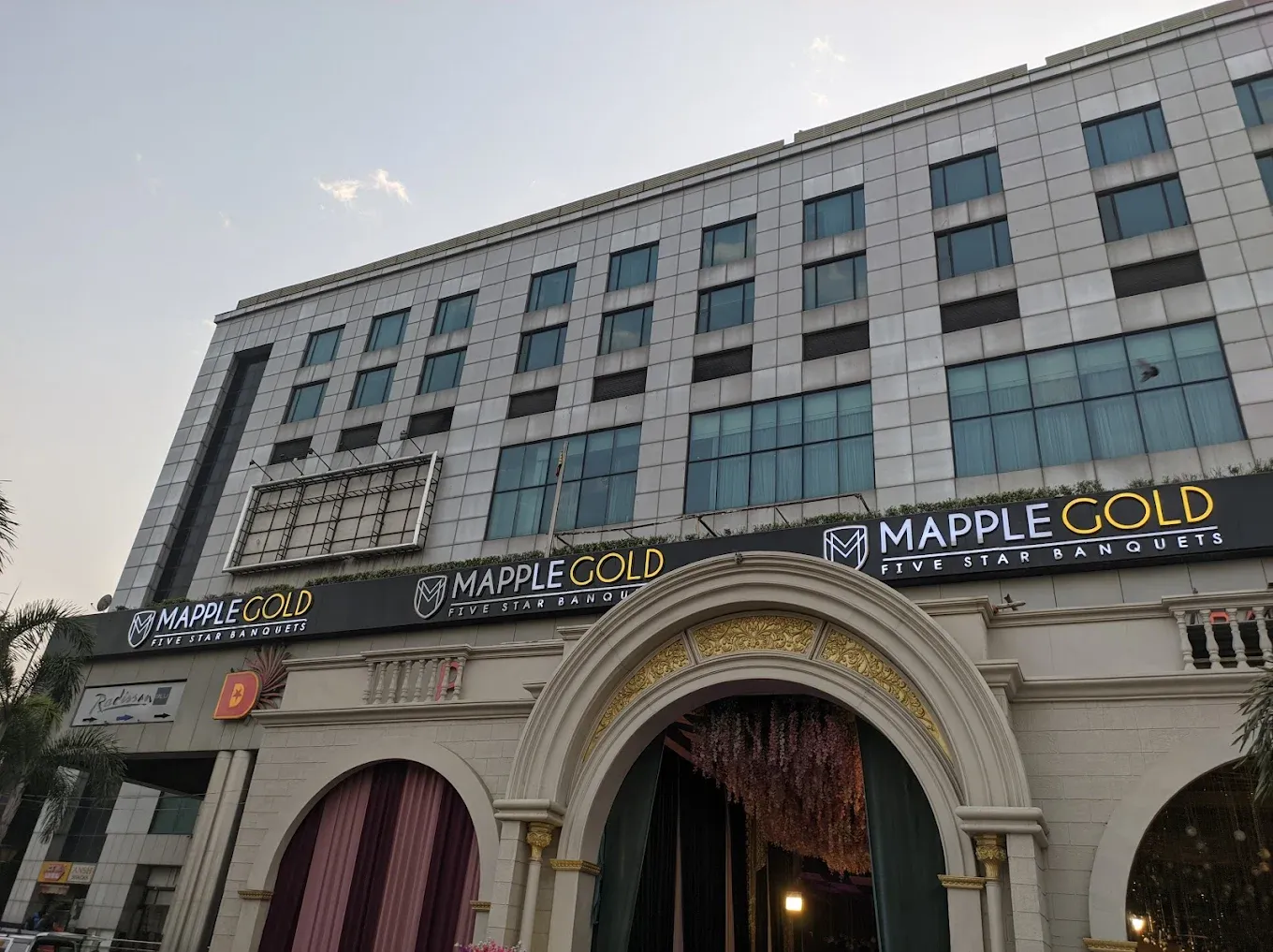 Mapple Gold Banquet Paschim Vihar at 40% Discount - Book Now